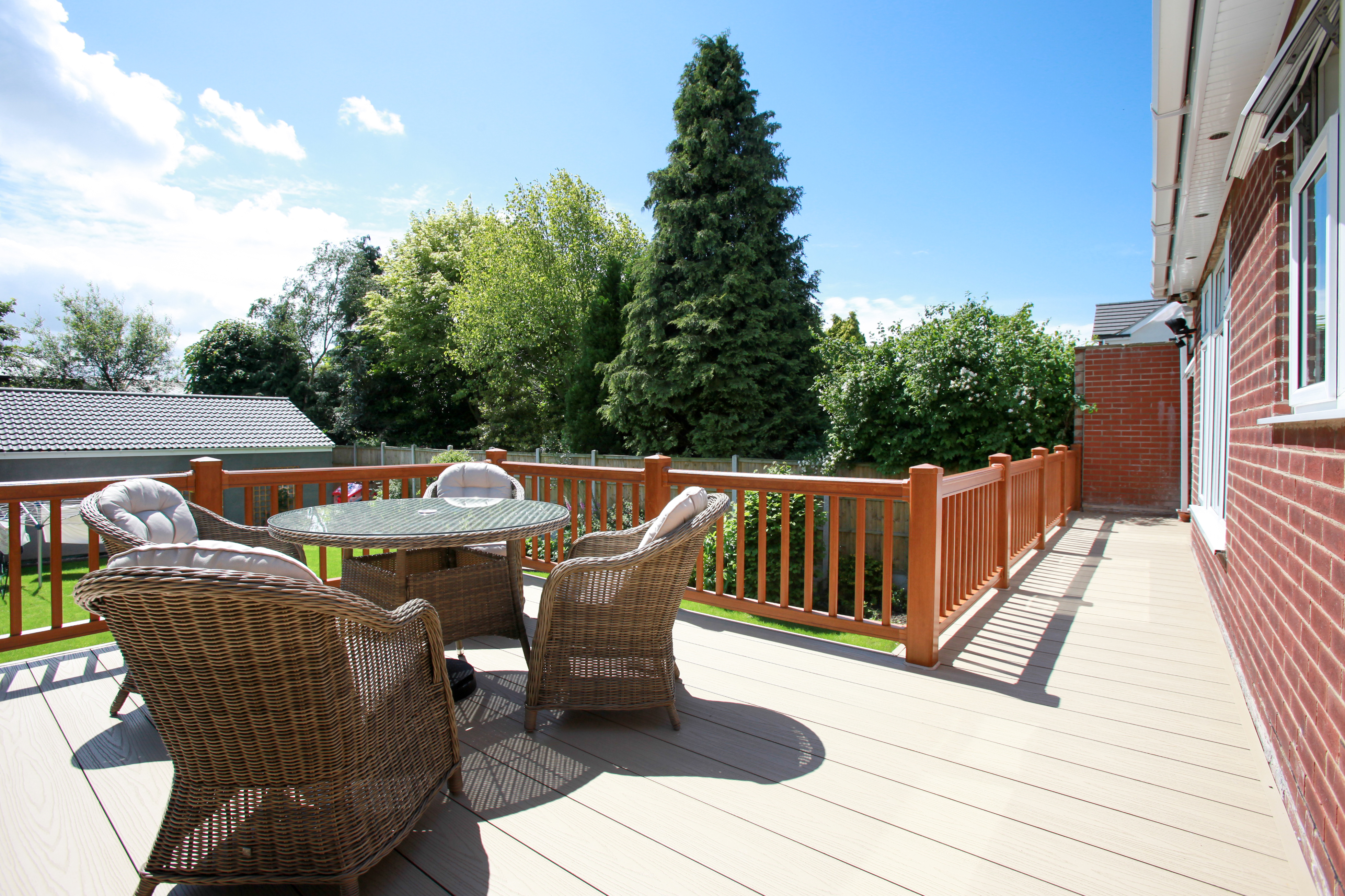 Maintenance-free decking for a durable solution | Liniar